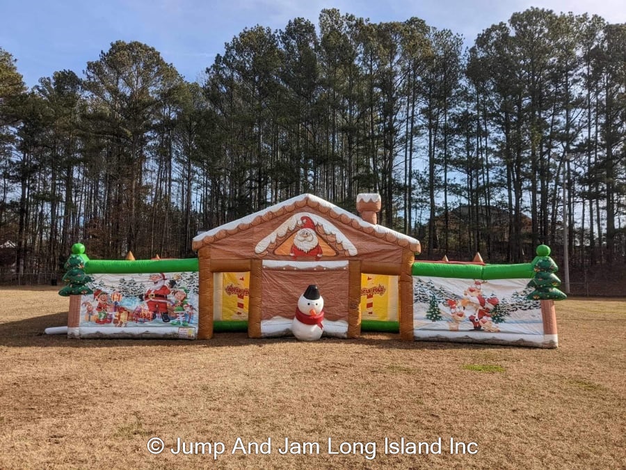 INT - Giant Christmas Maze - Bounce House Rental, Inflatable Rental ...